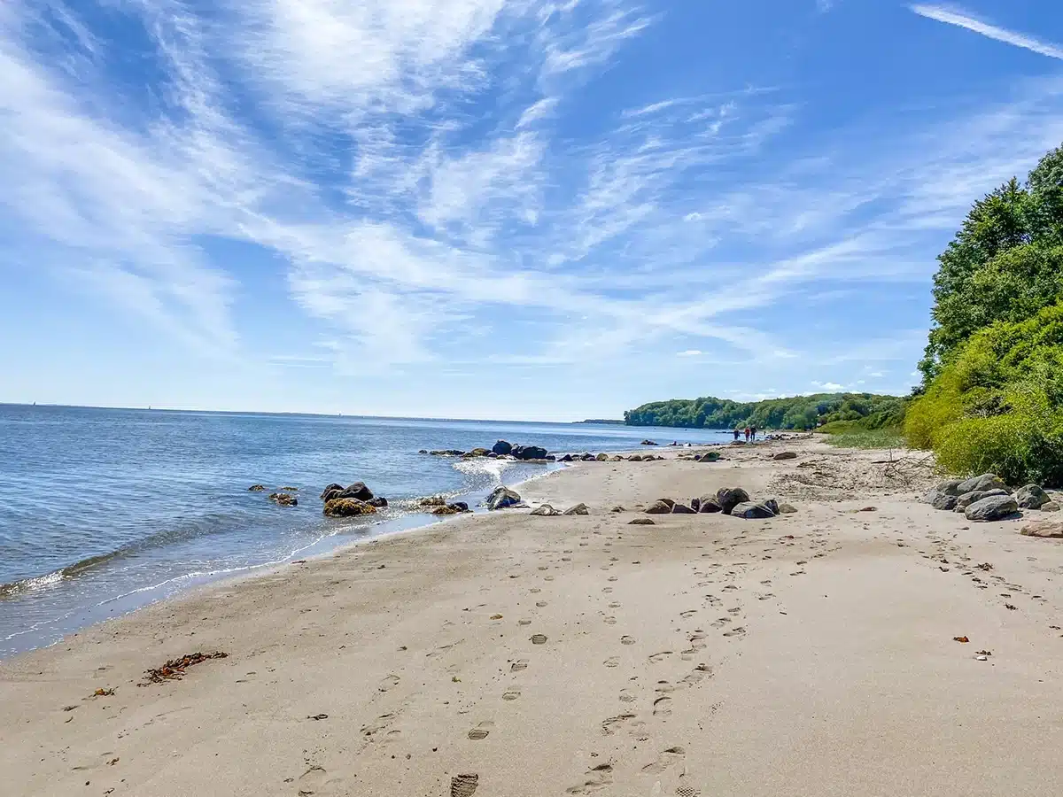Moesgård Strand » En populær familievenlig strand i Århus