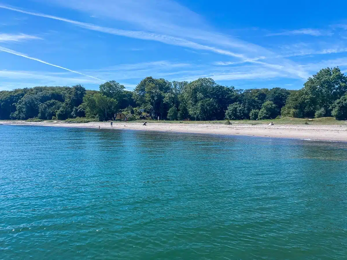 Moesgård Strand » En populær familievenlig strand i Århus