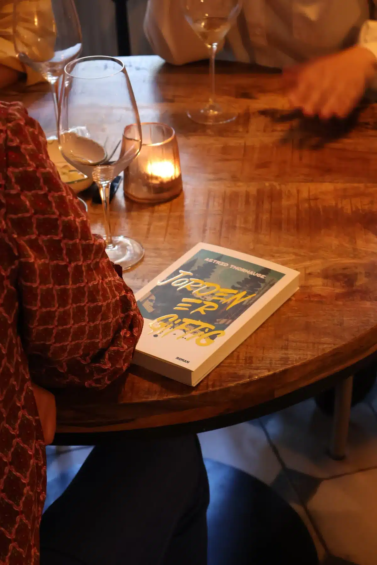 The Earth is Toxic - Book by Astrid Thorhauge